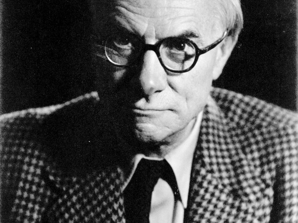 Pemikiran Sejarah Edward H. Carr - The Independent Insight